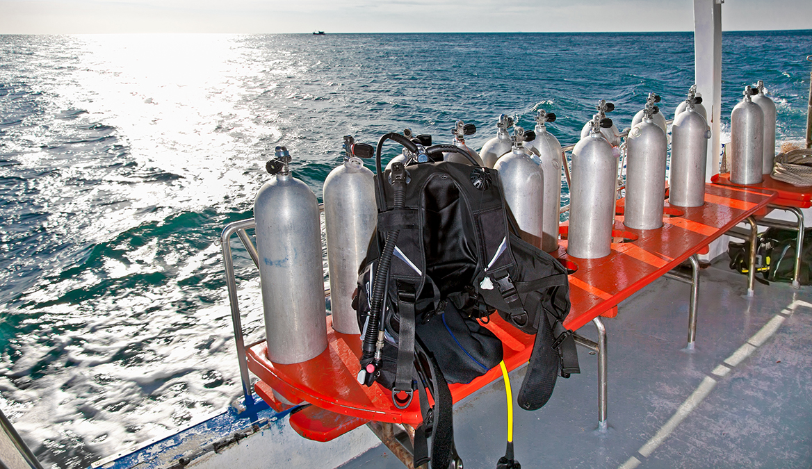 SCUBA Gear Basics: Buoyancy Compensators - Scuba.com