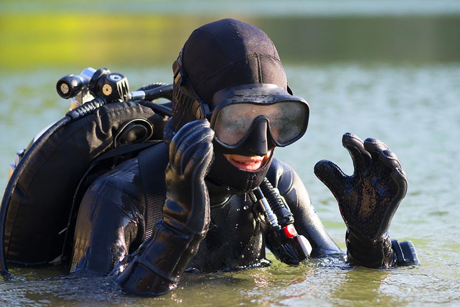 Scuba Diving Mask Squeeze: How to Prevent It - Scuba.com