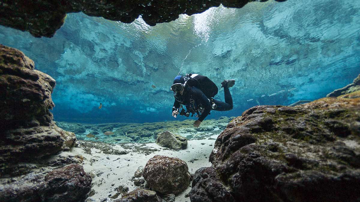 PADI Cavern Diver Specialty Course - Scuba.com