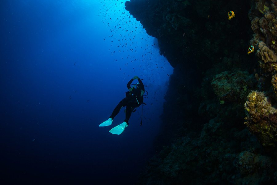 Decompression Sickness: Symptoms, Treatment & More - Scuba.com