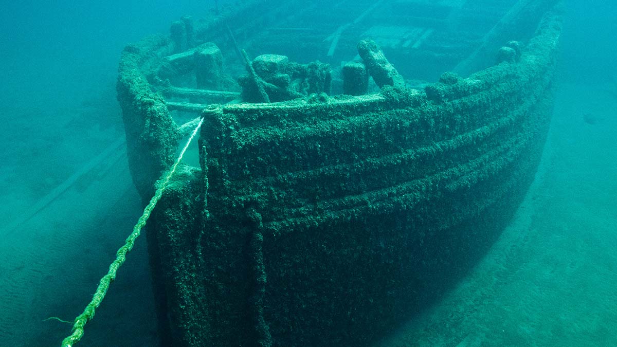 A Beginner's Guide to Wreck Diving