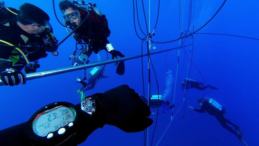 A Complete Guide to Scuba Diving Computers - Scuba.com