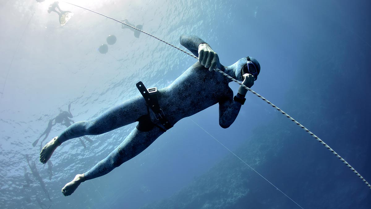 Freediving Computers Explained - Scuba.com