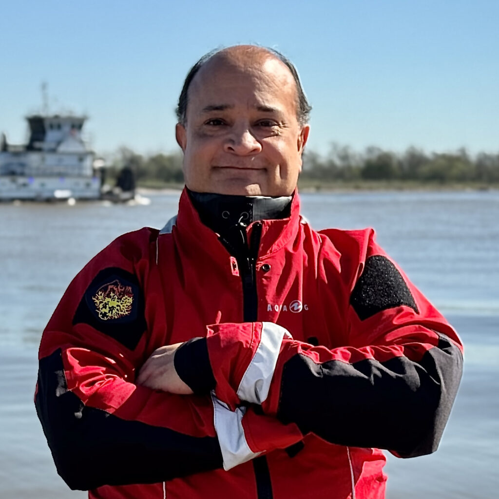 Essential Gear for Cold Water Diving: A Public Safety Diver’s Guide ...